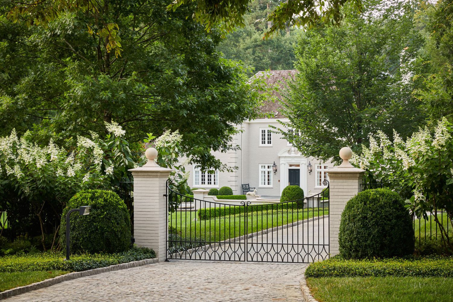 English Splendor – Howard Design Studio